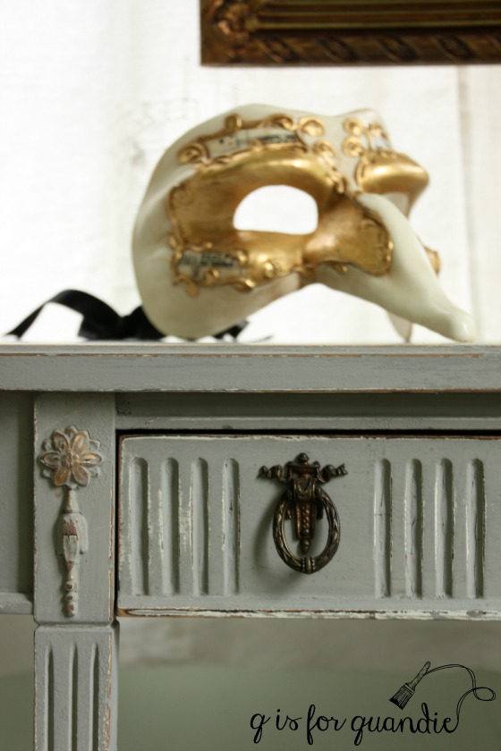 a french desk. – q is for quandie