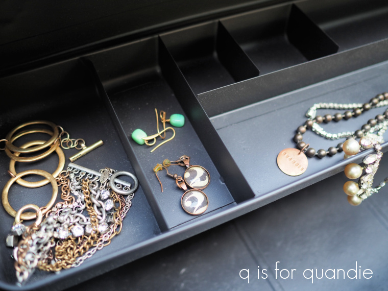 the floral anthology tackle box. – q is for quandie