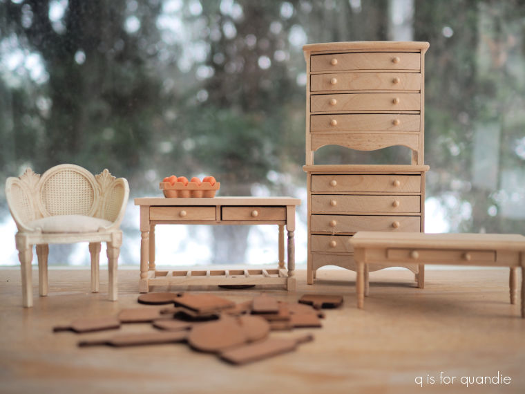 mini’s from temu. – q is for quandie